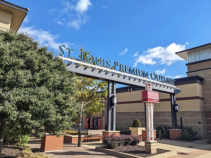 St. Louis Premium Outlets welcomes shoppers with elegant signage and upscale vibes. Champagne shopping on a sparkling water budget!