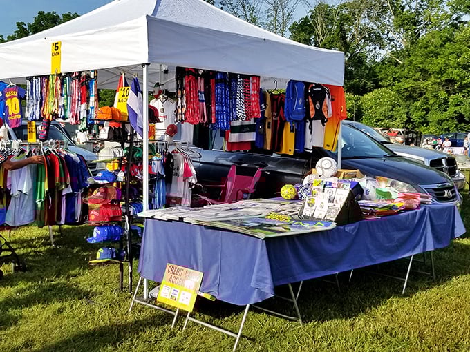 Vendors display their wares on simple folding tables at Willow Glen. No fancy retail displays needed when the merchandise speaks for itself.