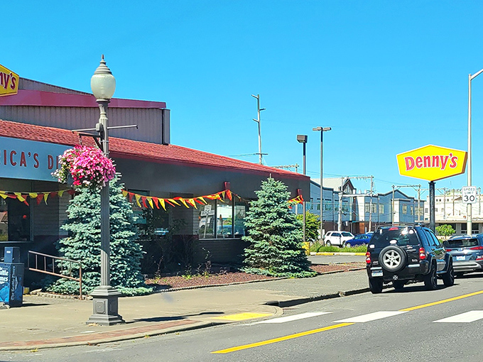 Aberdeen welcomes you with no pretense, just honest small-town vibes. Where Denny's counts as fine dining and nobody minds!