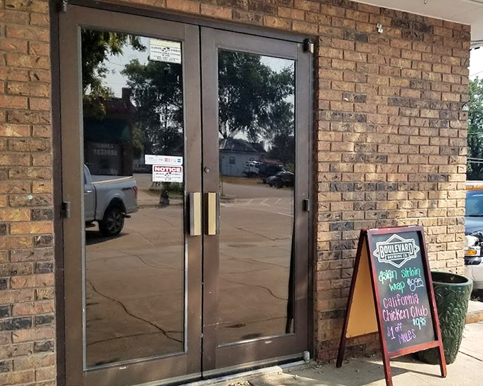 That simple glass door opens to small-town charm and big-city seafood flavors. 