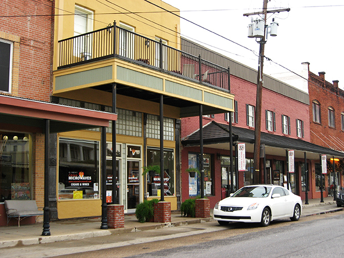 The Crawfish Capital's quiet streets invite leisurely strolls through authentic Cajun country.