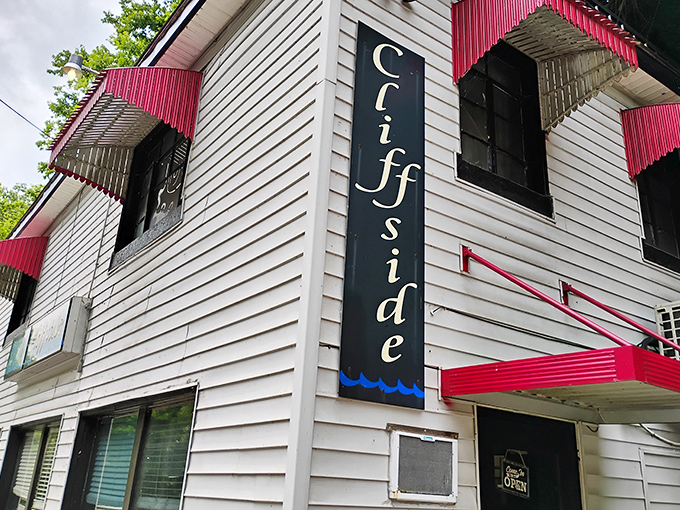 White siding and red trim create the perfect backdrop for serious breakfast business in Frankfort.
