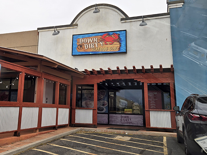 The calm before the delicious storm at Down N Dirty. Those corrugated metal accents add just the right touch of coastal shack charm.