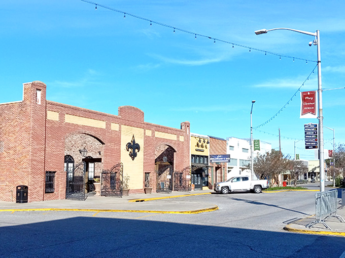 Fleur-de-lis symbols and brick facades celebrate Louisiana heritage in this budget-friendly retirement community.