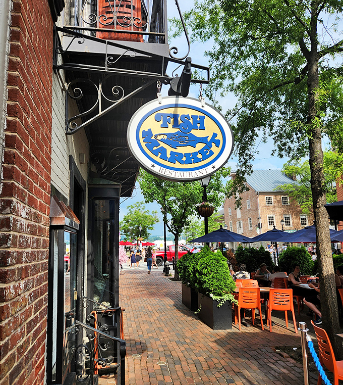 That swinging Fish Market sign has been pointing hungry Alexandrians toward seafood heaven for generations.