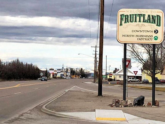 The “Welcome to Fruitland” sign says it all—small-town living, mountain views, and affordability that makes settling down easy.