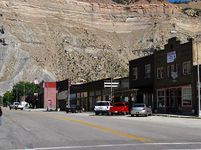 Those canyon walls create a natural frame for this artistic town that's turned its mining heritage into creative gold.