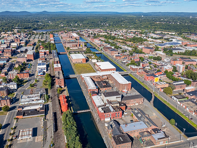 Mill buildings turned modern spaces prove that old dogs can learn spectacular new tricks.
