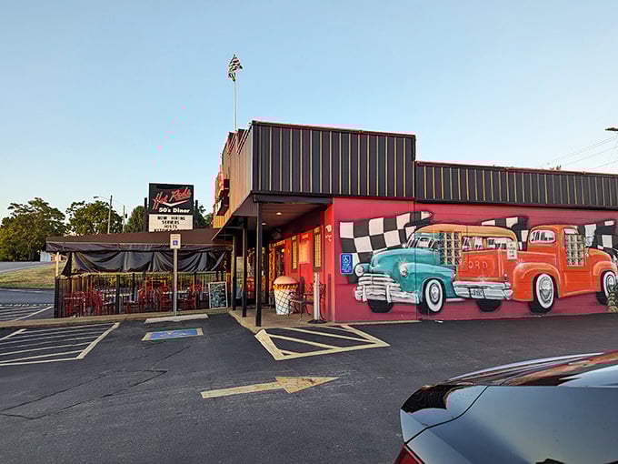 The vibrant red exterior and vintage styling of Hot Rods makes it a standout destination for hungry time-travelers in Alcoa.