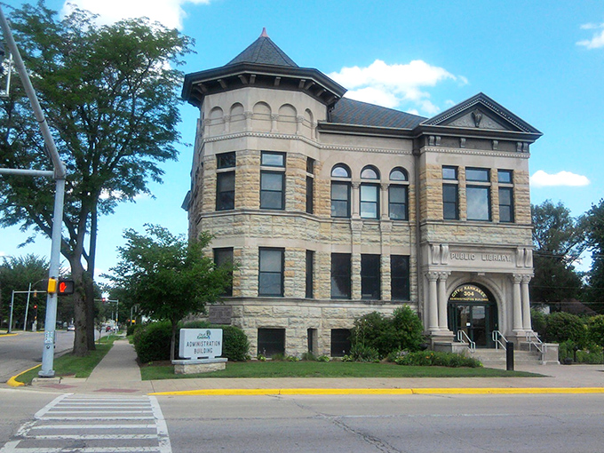 Kankakee's tree-lined campus area offers peaceful surroundings and cultural opportunities without the big-city price tag.