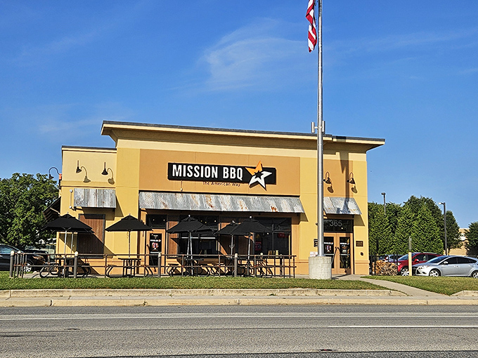 Mission accomplished: making Dover folks line up for liberty, justice, and fall-off-the-bone ribs for all. 