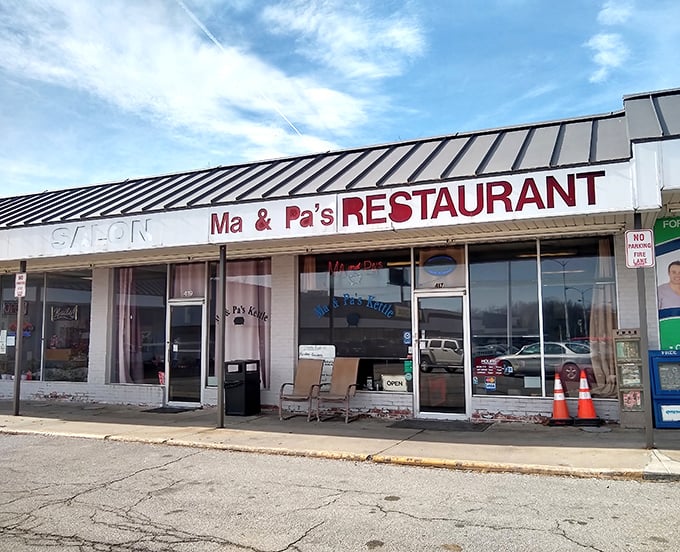 No fancy frills needed when the food speaks volumes&mdash;Ma & Pa's keeps it simple in a world of unnecessary complications.