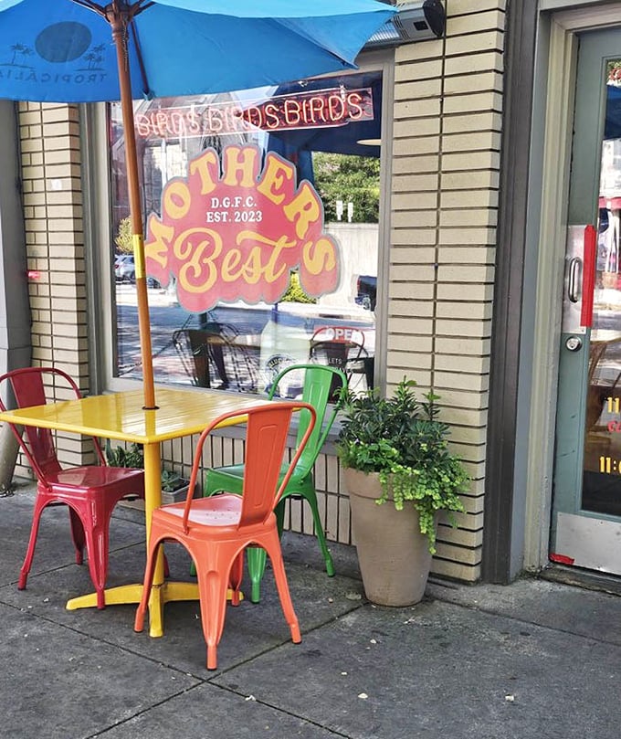 "Mother's Best" isn't just a name – it's a mission statement. The colorful signage draws you in, but the chicken keeps you coming back.