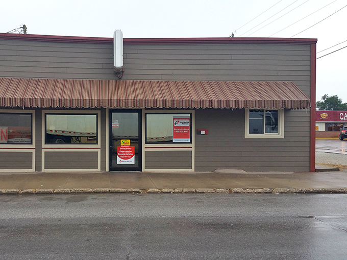 Tree-lined streets and open green spaces make Osceola perfect for peaceful afternoon walks and quiet reflection.