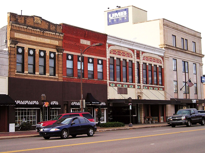 Small-city charm meets big-city variety in streets where independent businesses thrive and your budget breathes easier with relief.