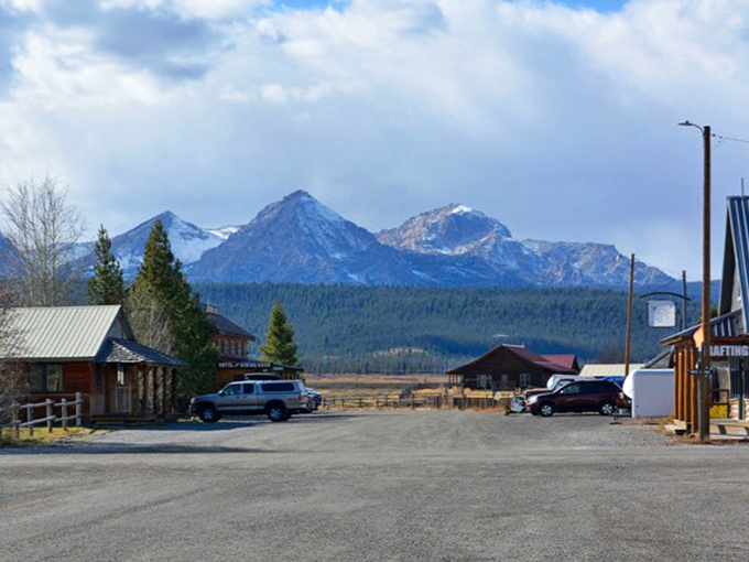 The road through Stanley offers views so spectacular you'll forget where you were driving to in the first place.