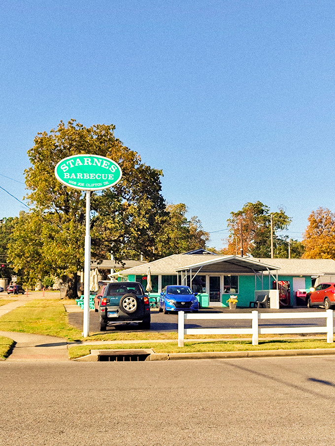 The cheerful sign beckons like an old friend. In BBQ terms, this place is Kentucky royalty.