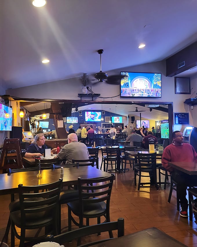 Where sports fans and food lovers find common ground &ndash; in perfectly crispy chicken worth cheering about.