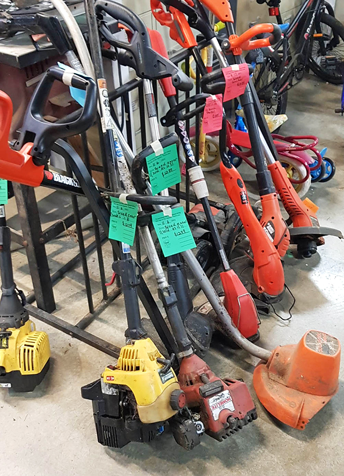 Garden tools galore! Where weekend warriors and aspiring landscapers find their weapons of mass construction at prices that won't trim your savings.