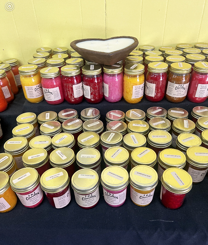 Mason jar magic! These vibrant homemade candles bring Southern charm and fragrance to any room without the fuss of baking a pie.