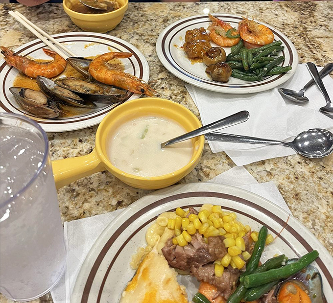 A symphony of seafood and sides that makes you wonder why you ever waste time with single-entr&eacute;e restaurants. The soup cup is the unsung hero here.