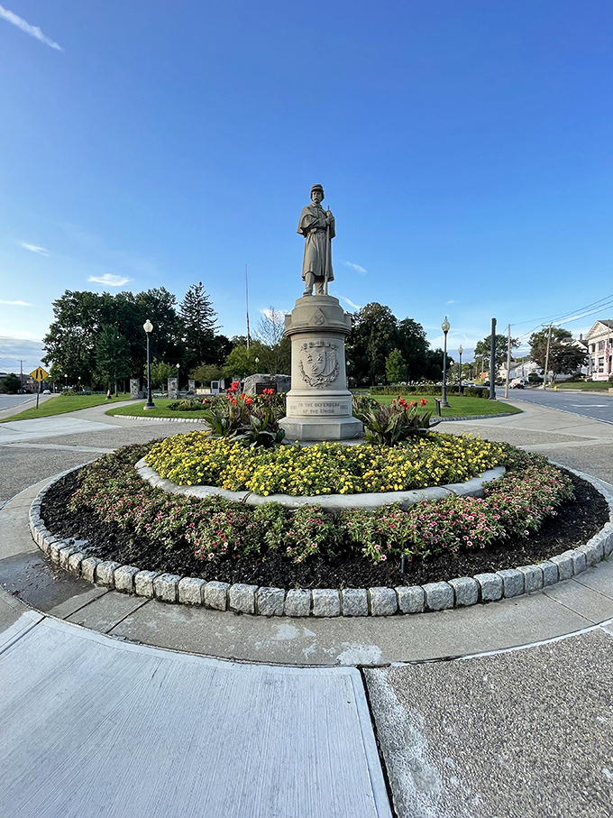 The Civil War memorial at Coe Memorial Park stands proudly amid meticulously maintained flower beds&mdash;retirement eye candy that costs nothing to enjoy.