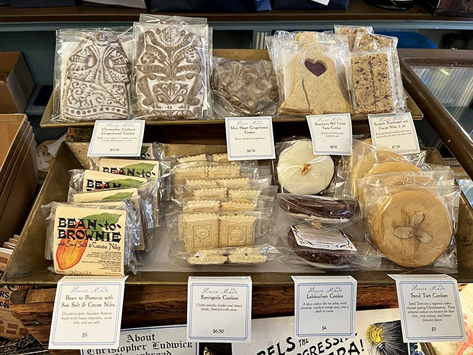 Cookies with the detail of Victorian brooches&mdash;these aren't your midnight snack cookies; they're the ones you show off to guests before reluctantly letting them eat the evidence. 