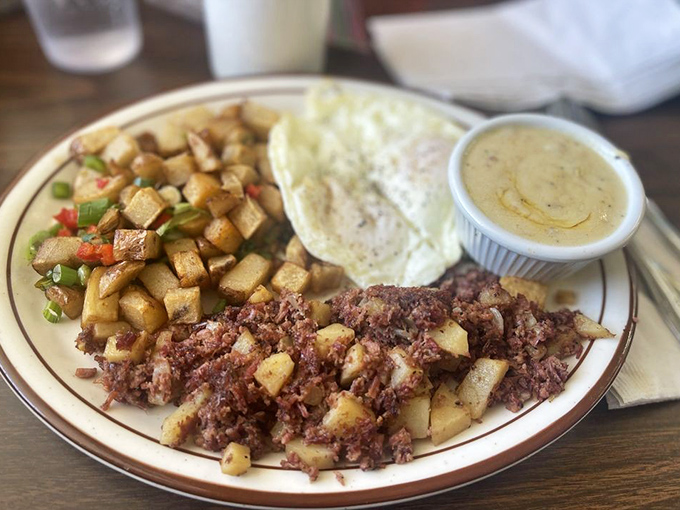 Corned beef hash with eggs and potatoes: the breakfast equivalent of hitting the jackpot without having to pull a slot machine lever.