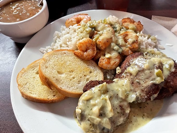 Those aren't just crab cakes; they're edible proof that good things come to those who venture off the interstate.