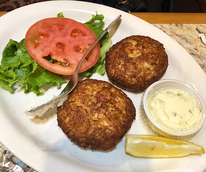 Golden-brown crab cakes that don't skimp on the crab&mdash;a rarity that deserves a standing ovation and possibly a sonnet.