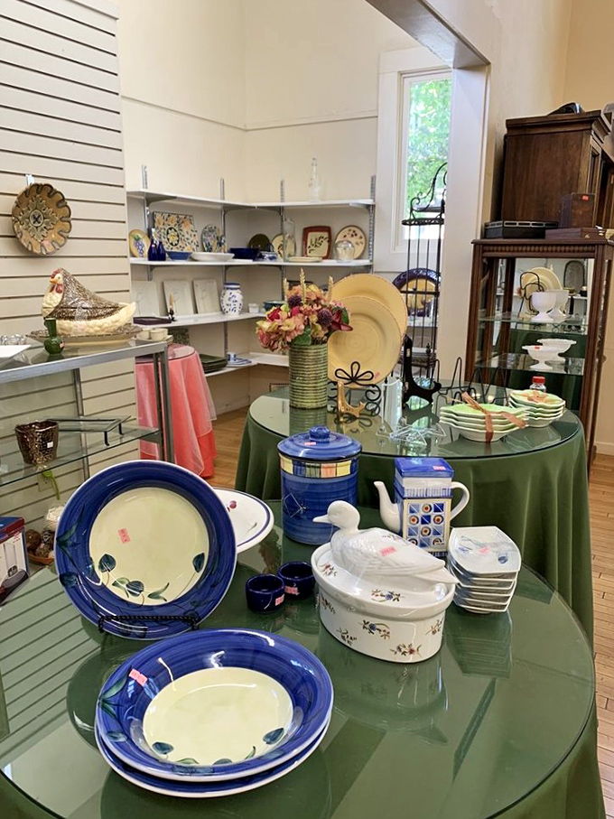 Vintage dishware and decorative treasures that would make Martha Stewart jealous, all at prices that won't break the bank.