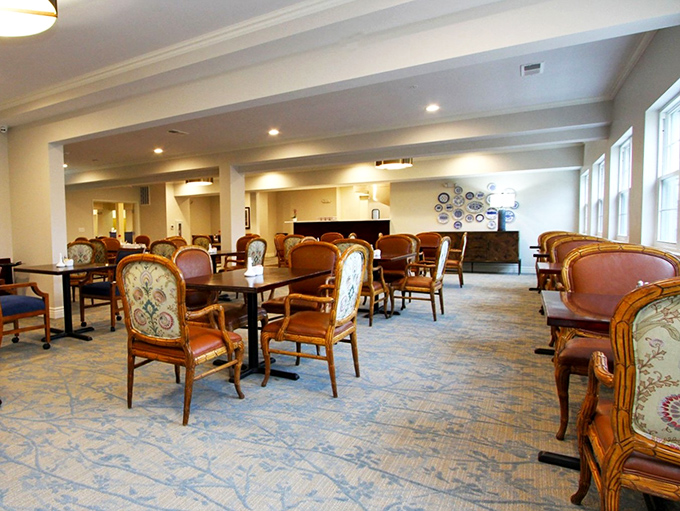 Dining that rivals your favorite restaurant, minus the "what time is our reservation again?" stress. Elegant surroundings enhance every meal.