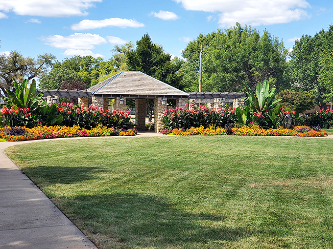 Eisenhower Park's vibrant flower gardens prove that retirement paradise doesn't require ocean views&mdash;just thoughtful landscaping and a place to sit.