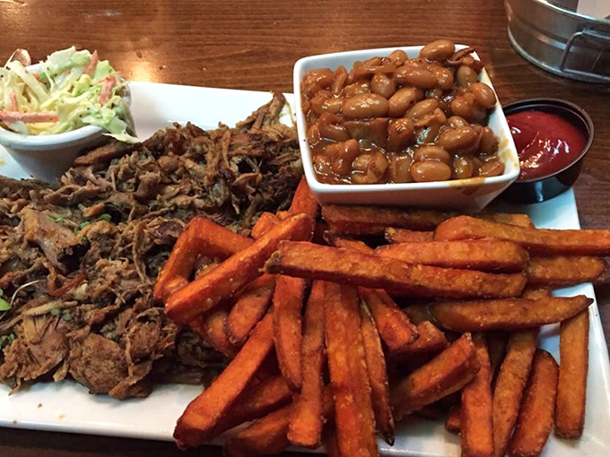 Pulled pork that actually pulls apart &ndash; not chopped or shredded &ndash; alongside sweet potato fries and baked beans that aren't playing supporting roles.