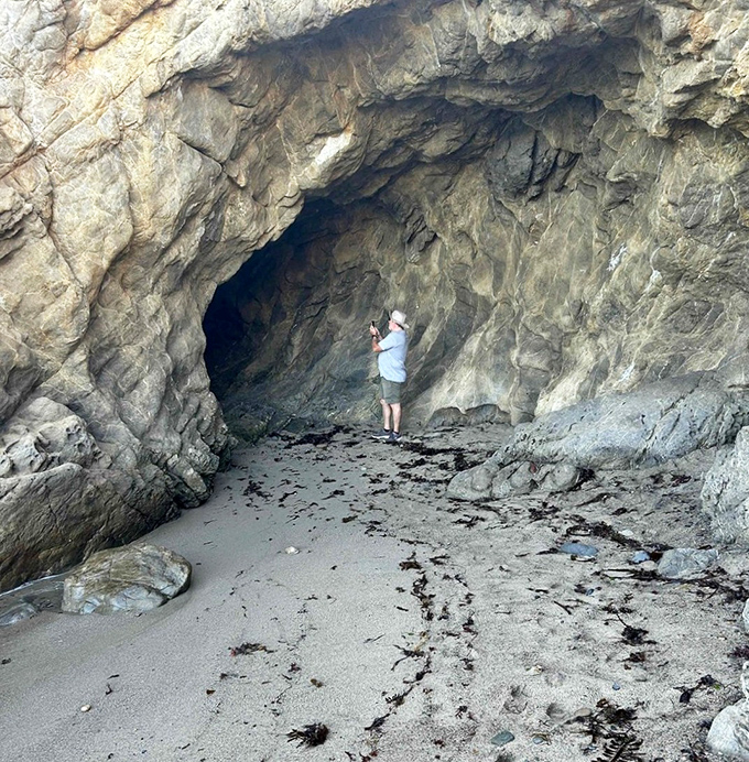 Who needs Disneyland when you've got natural sea caves? This geological wonder transforms into an underwater chamber when high tide rolls in.