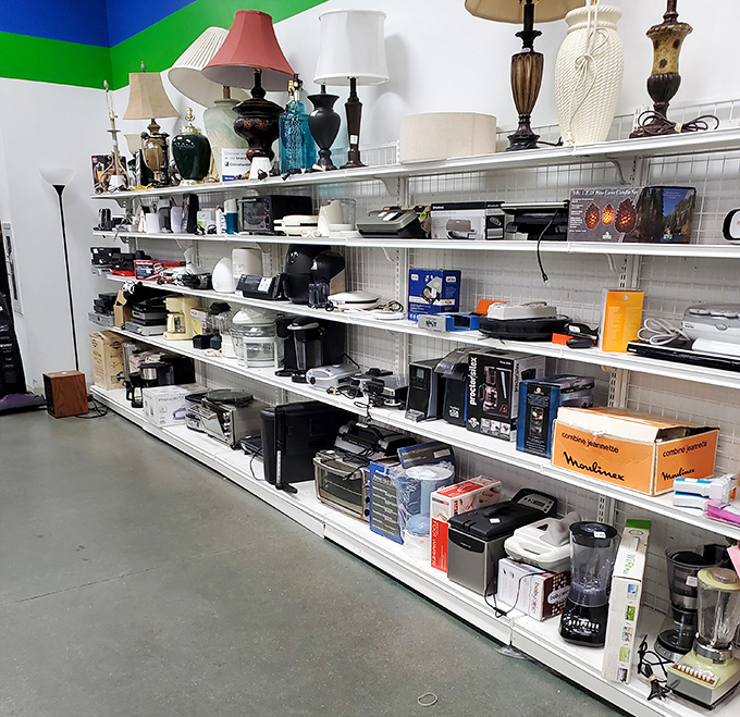 Kitchen gadget graveyard or appliance resurrection center? From coffee makers to blenders, these electronic veterans are ready for their second act.