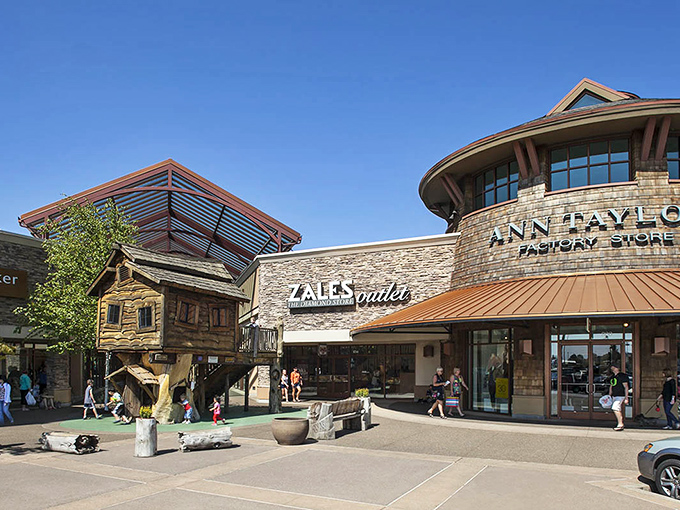 The Cosmetics Company Store offers high-end makeup without the high-end markup. Even your budget looks beautiful here.