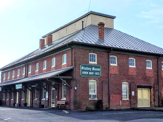 History buffs rejoice! The Strasburg Museum's brick exterior houses treasures from the town's pottery-making past in this former railroad depot.