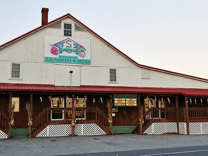 T.S. Smith & Sons Farm Market is Delaware's version of Eden&mdash;if Adam and Eve had access to peach pies and apple cider that would make angels weep with joy.