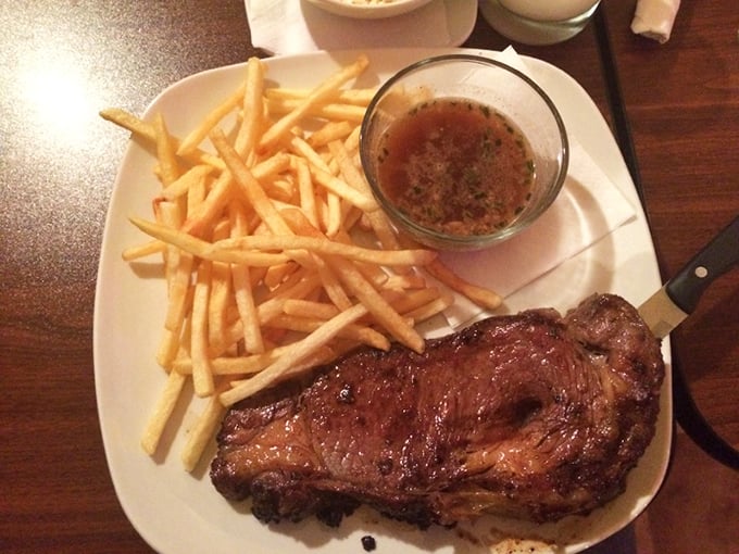 This isn't just dinner&mdash;it's a relationship. You, those golden fries, and a prime rib that's more tender than the last ten minutes of "Field of Dreams." 