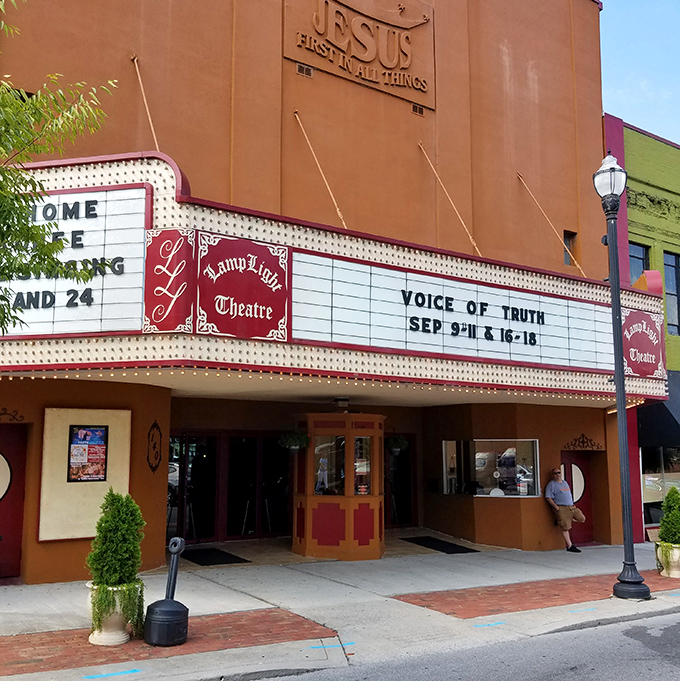 The LampLight Theatre brings cultural flair without big-city prices. Broadway talent without the Manhattan parking nightmare.