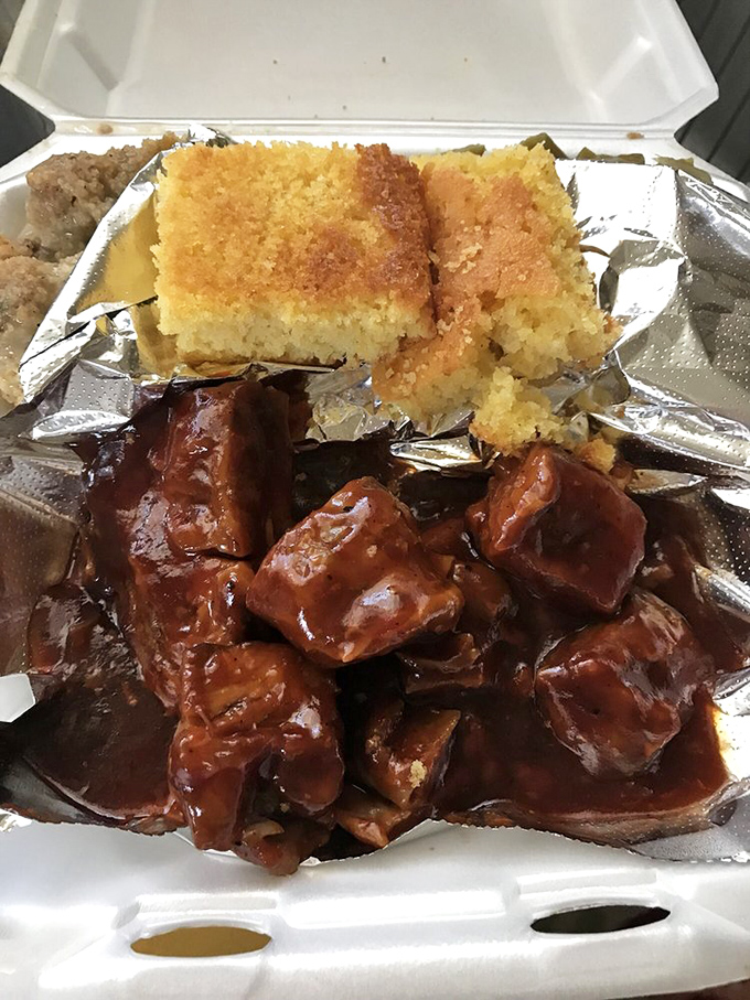 BBQ rib tips that'll make you forget your table manners &ndash; and that's exactly how it should be.