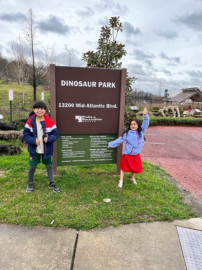 The park's entrance sign welcomes excited young paleontologists-in-training. Future fossil hunters start their careers right here in Laurel!