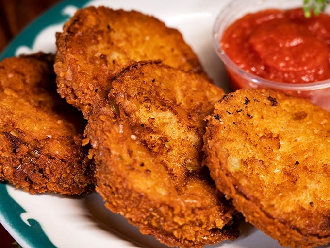 Fried green tomatoes with that perfect crunch prove that Southern comfort food found a happy home in Chicago.