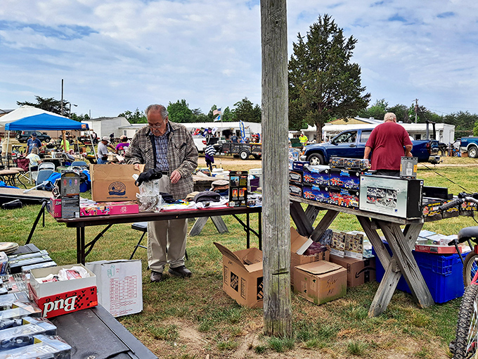 The treasure hunt in action! Nothing beats the focused determination of a seasoned flea market shopper with a mission and comfortable walking shoes.
