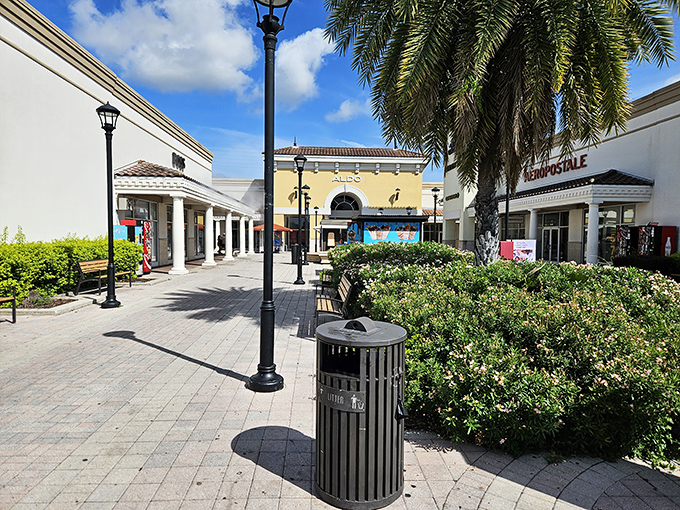 These peaceful, manicured courtyards offer brief sanctuaries between shopping sprints&mdash;perfect for regrouping, rehydrating, and reconsidering that third pair of "must-have" shoes.