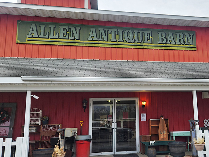 The Allen Antique Barn's classic red exterior is like a siren call to collectors&mdash;"Abandon your empty trunk space, all ye who enter here!"