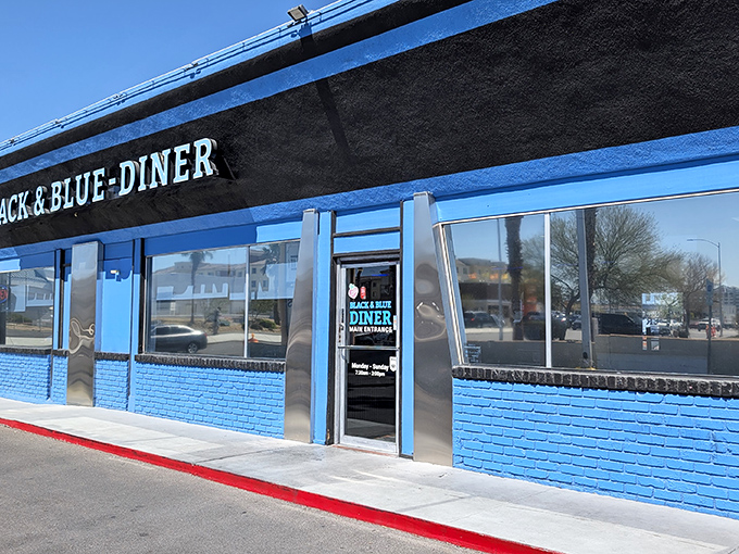 Black & Blue Diner's striking color scheme is like a well-dressed plate – eye-catching on the outside, satisfying goodness waiting inside.