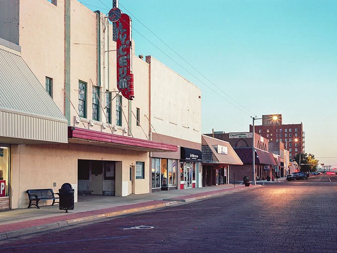Clovis keeps things colorful and lively with this cheerful theater that's been entertaining folks for generations.