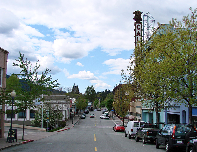 Dunsmuir's historic charm comes with a backdrop of evergreens and mountains that millionaires would envy&mdash;at prices retirees can afford.